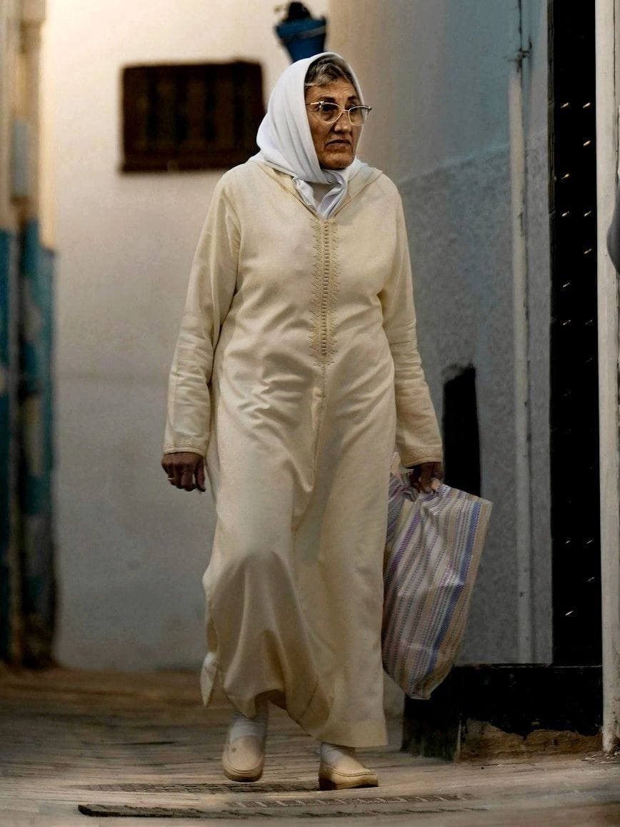 The Moroccan Women Djellaba: A Tradition Of Grace And Artistry